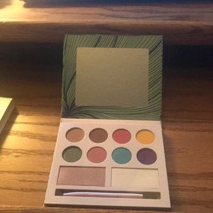 Laura Sanchez | Makeup | Laura Sanchez Moods Eyeshadowhighlighter ...